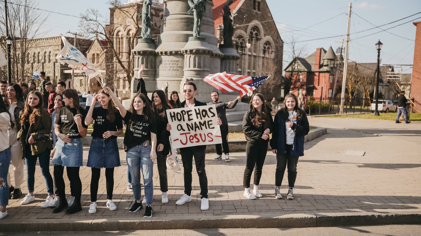 Evangelicals Are The Most Beloved Us Faith Group Among Eva News